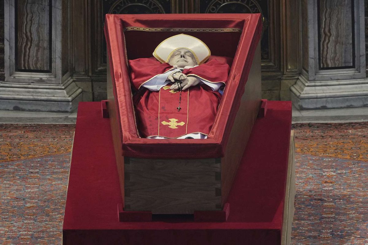 Pope Francis lies in State in open casket at St. Peter's Basilica as ...
